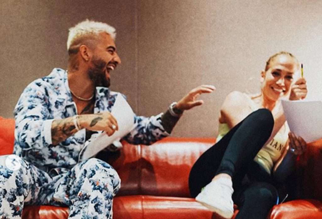Maluma y Jennifer Lopez viven un romance en ‘Pa ti’ y ‘Lonely’, sus ...