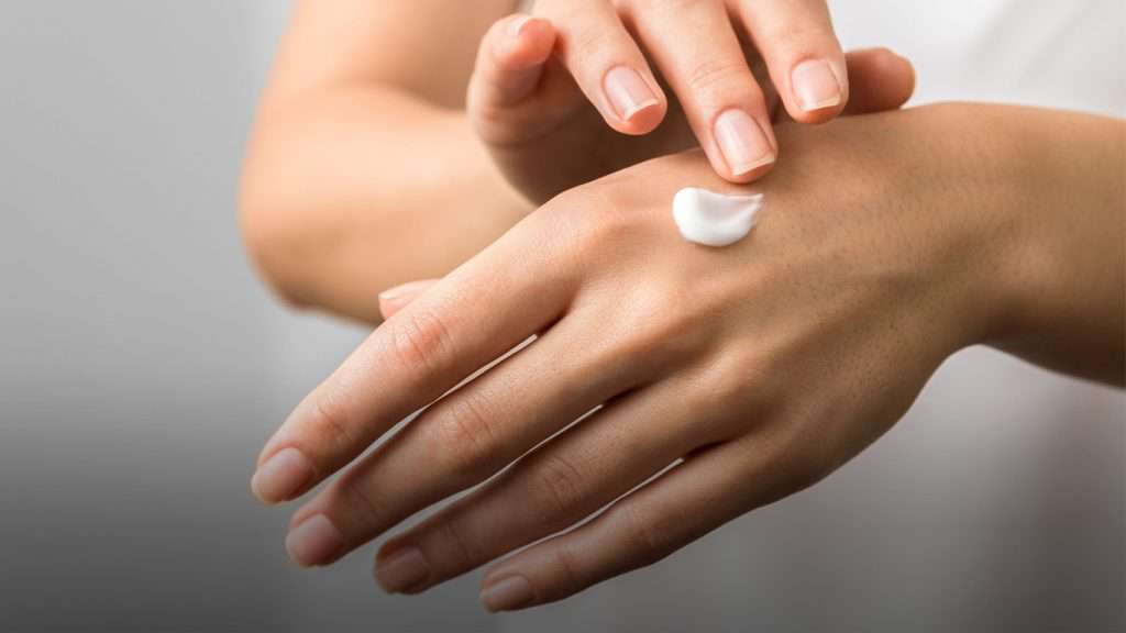 Tips para mantener hidratadas tus manos cuando debes lavarlas y desinfectarlas tanto - WomanTime ...