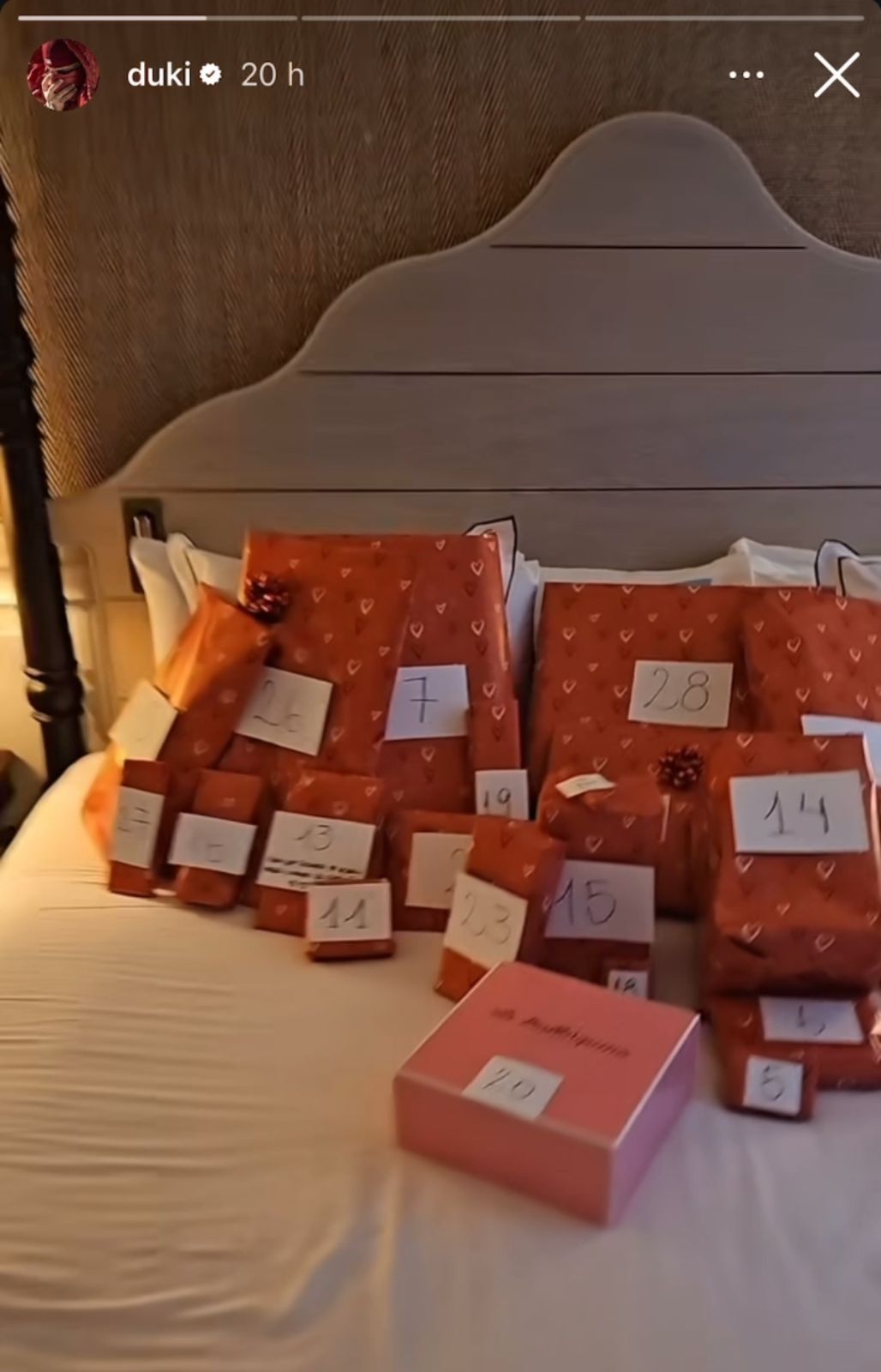 Emilia Mernes sorprende a Duki con múltiples regalos de cumpleaños ... Emilia Mernes sorprende a Duki con múltiples regalos de cumpleaños ...